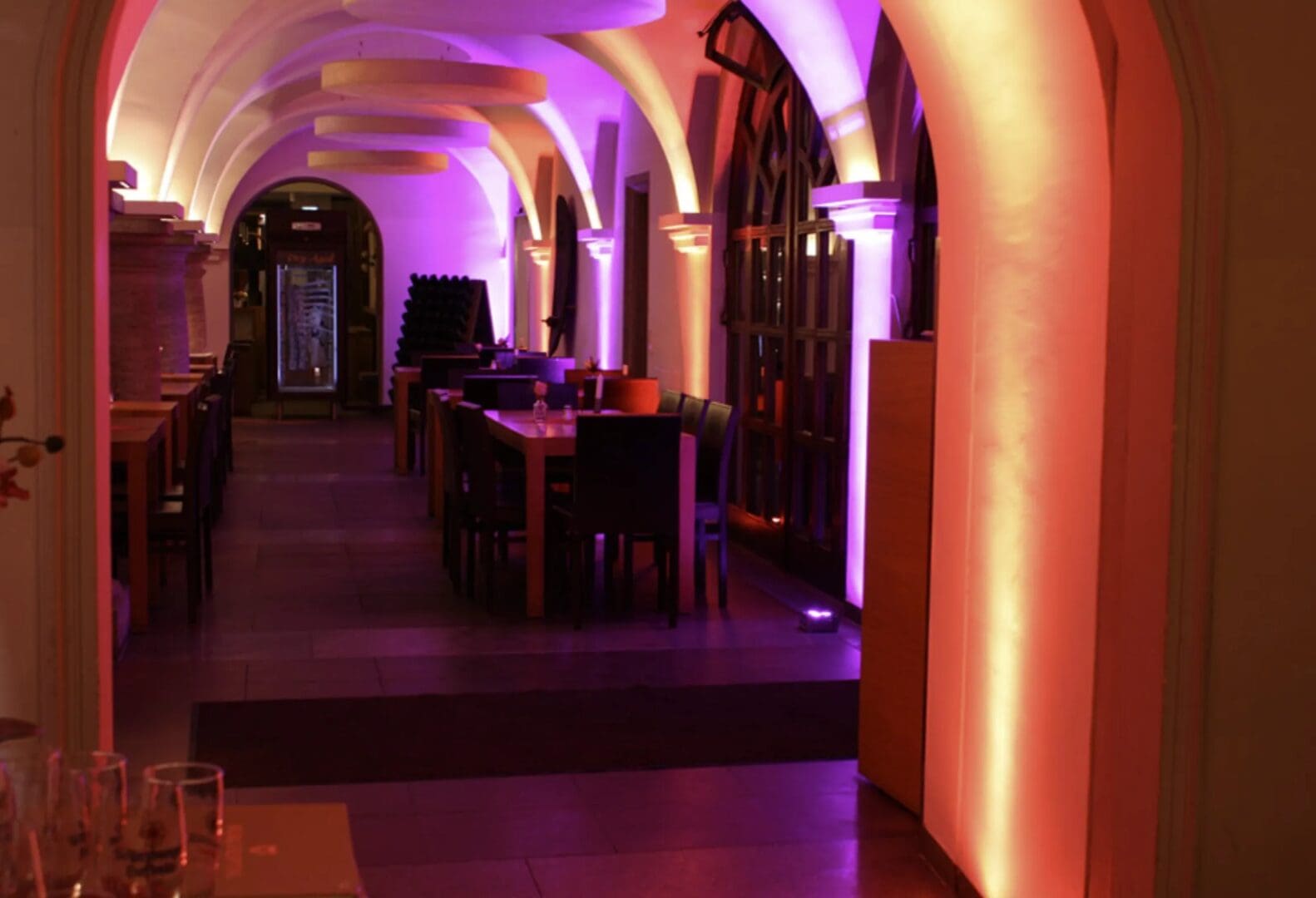 What is Up-Lighting and Why Do You Need it for Your Wedding? DJ